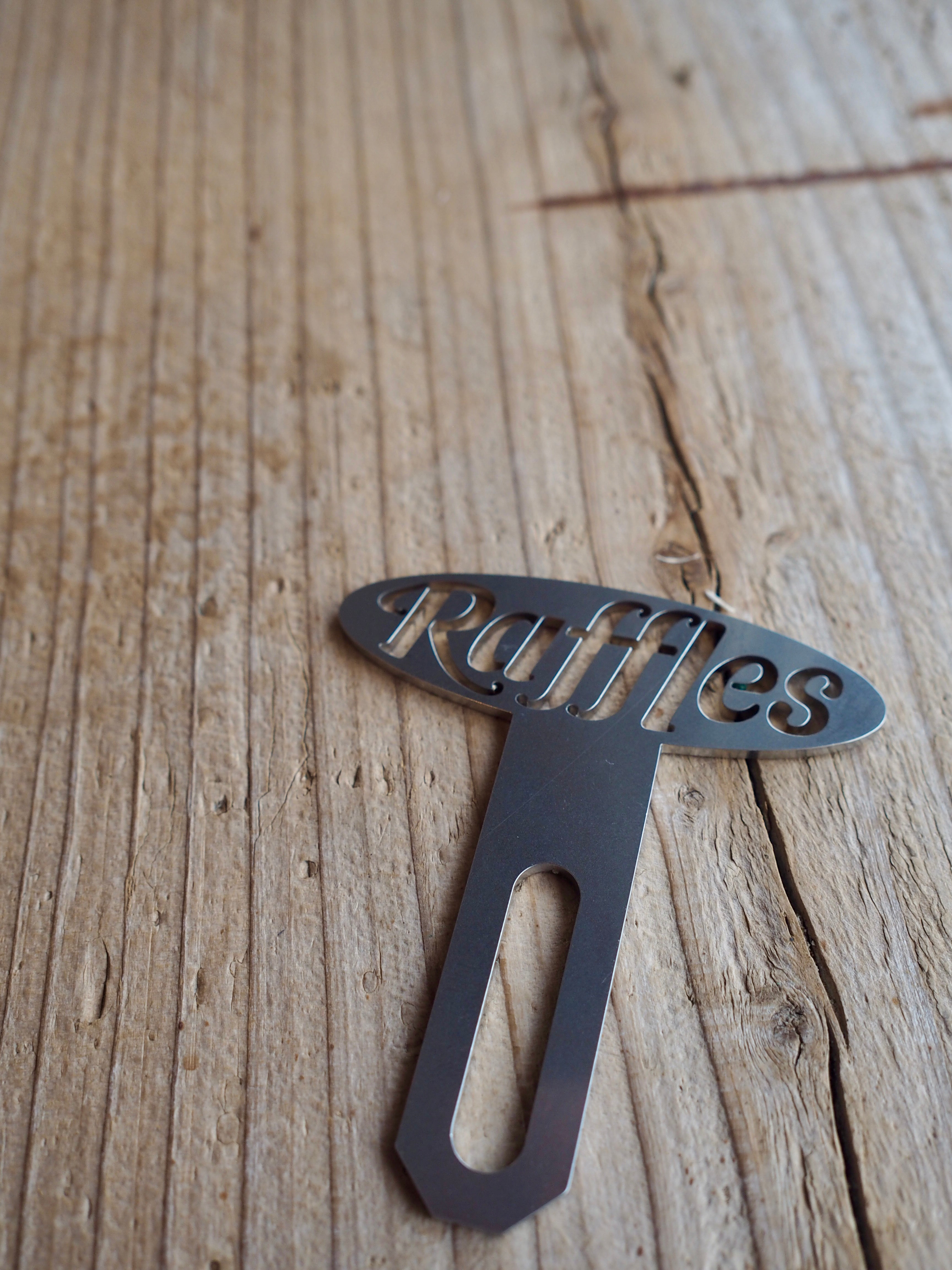 Raffles original license plate topper ラッフルズオリジナルライセンスプレートトッパー